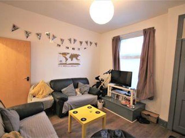 5 Bedrooms Terraced house for rent in Harold Terrace, Hyde Park, Leeds, United Kingdom LS6