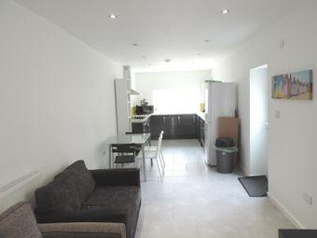 5 Bedrooms Terraced house for rent in Harriet Street, Cathays, South Glamorgan CF24