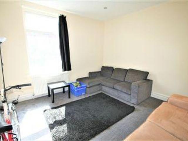 5 Bedrooms Terraced house for rent in Hartley Crescent, Woodhouse, Leeds, West Yorkshire, England LS6