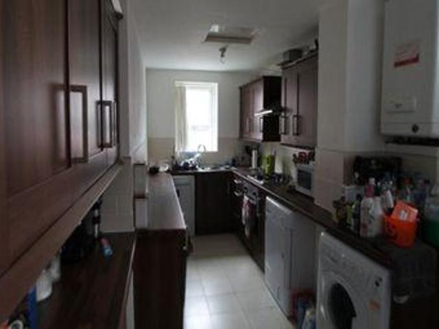5 Bedrooms Terraced house for rent in Queens Road, Hyde Park, Leeds LS6