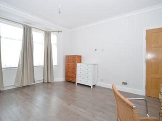 5 Bedrooms Terraced house for rent in Sandringham Road, Harrin N22