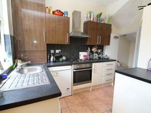 5 Bedrooms Terraced house for rent in Talbot Terrace, Burley, Leeds LS4