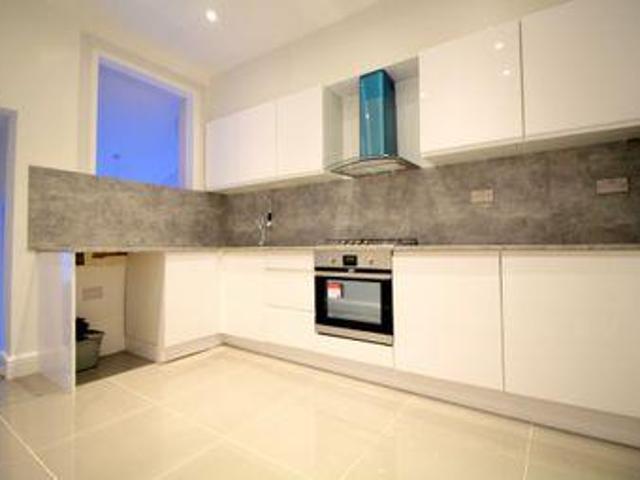 5 Bedrooms Terraced house for rent in Upper Road, London E13
