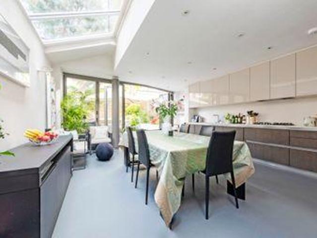 5 Bedrooms Terraced house for rent in ville Road, London SW11