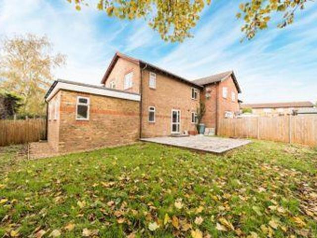 5 Bedrooms Terraced house for rent in Winston Close, Canterbury CT1
