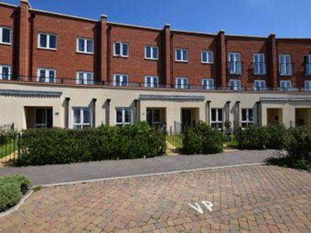 5 Bedrooms Terraced house for sale in Nicholas Charles Crescent, Aylesbury HP18