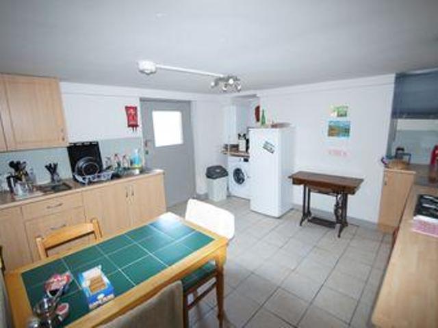 5 Bedrooms Terraced house for sale in Arnold Avenue, Birkby, Huddersfield HD2