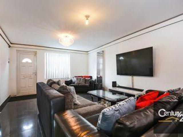 5 Bedrooms Terraced house for sale in Benets Road, Hornchurch RM11