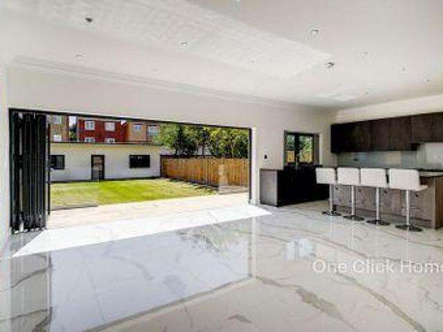 5 Bedrooms Terraced house for sale in Forest Drive West, London E11