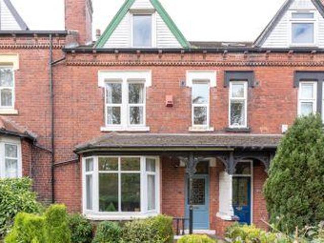 5 Bedrooms Terraced house for sale in Hollyshaw Lane, Leeds, West Yorkshire LS15