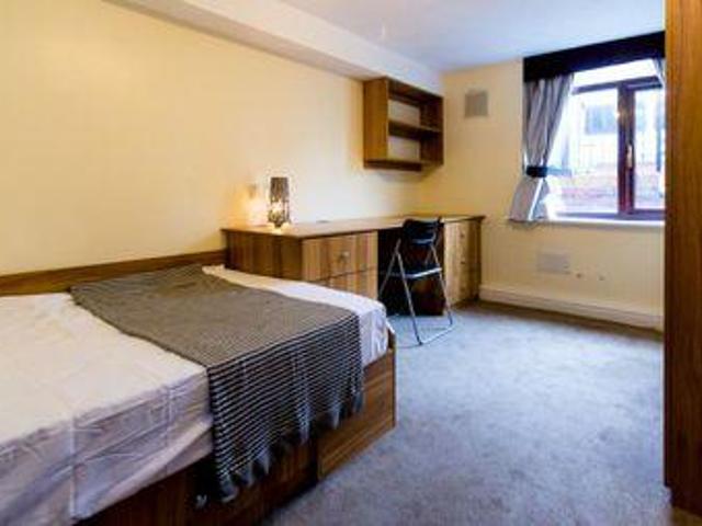 5 Bedrooms Terraced house for sale in Talbot Terrace, Burley, Leeds LS4