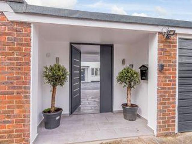 5 Bedrooms Terraced house for sale in The Grange, Blakes Lane, New Malden KT3
