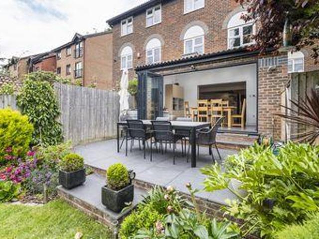 5 Bedrooms Town house for rent in Adams Close, Surbiton KT5
