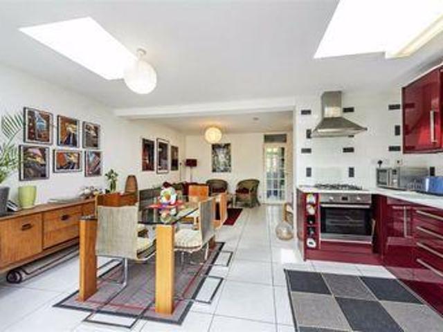 5 Bedrooms Town house for sale in Clairview Rd, Furzedown, London SW16