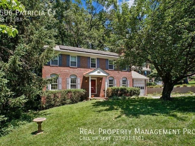 5 Bedrooms | 3.5 Bathrooms | Massive Backyard | Updated Kitchen | Prime Falls Church Location