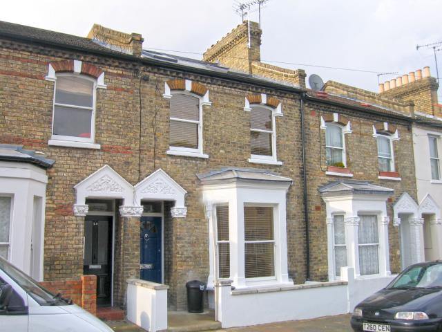5 beds house For Rent