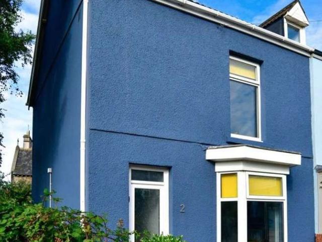 5 Beds Terraced House 4 ensuit and 1 offsuit rooms Room 3