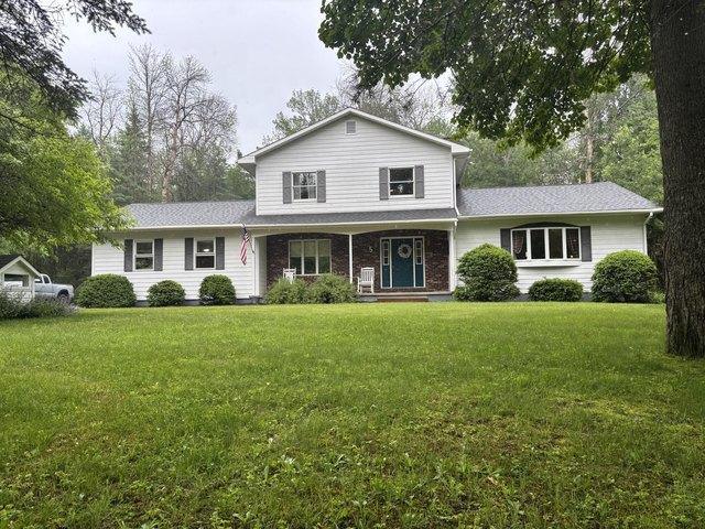 5 Beechwood Dr, Morrisonville, NY 12962