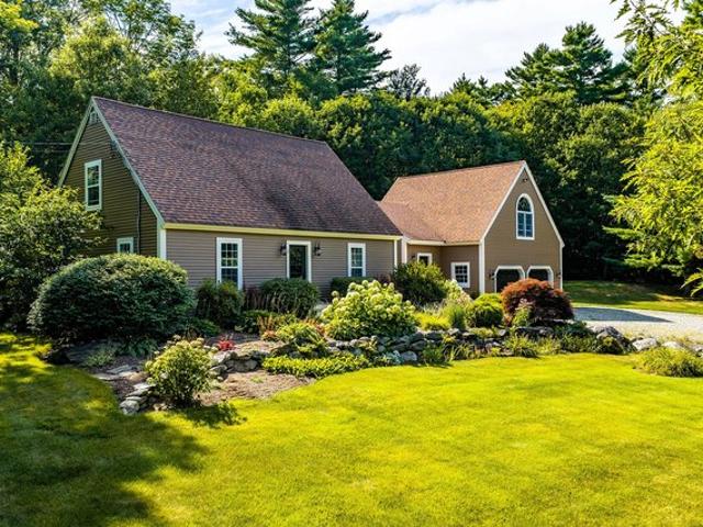 5 Benner Dr, Belfast, ME 04915