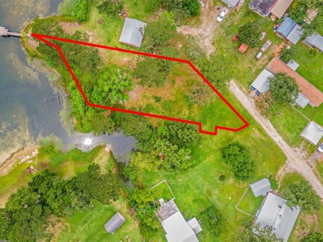5 Big Lake Ln, Huntsville, TX 77320