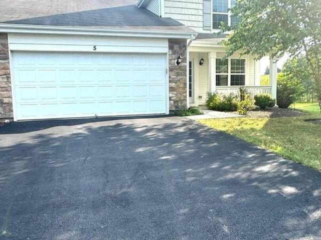 5 Boathouse Road, Pingree Grove, IL 60140