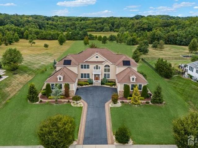 5 Bouvier Ln, South Brunswick, NJ 08816