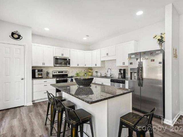 5 BR in Charlotte