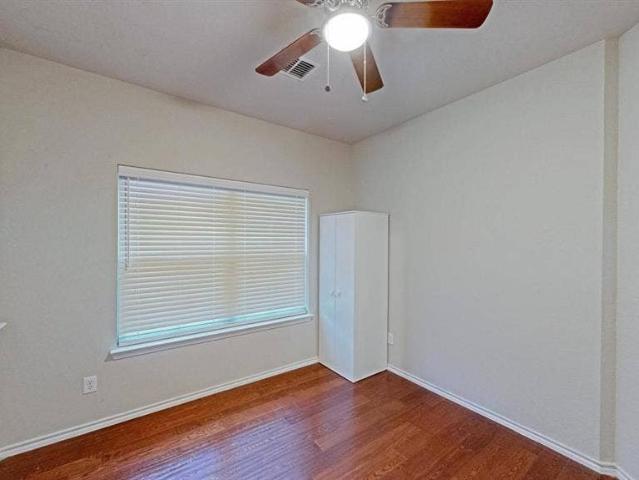 5 BR in Ferris