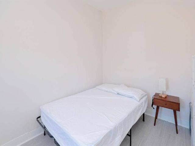 7 BR in Petersburg