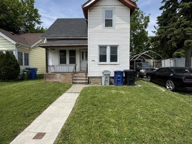 5 BR, 1.5 BA Apartment 1596 College Avenue, Windsor, ON N9B 1M1