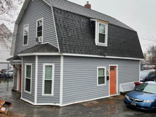 5 Br, 1 bath, Condo 107 University Ave