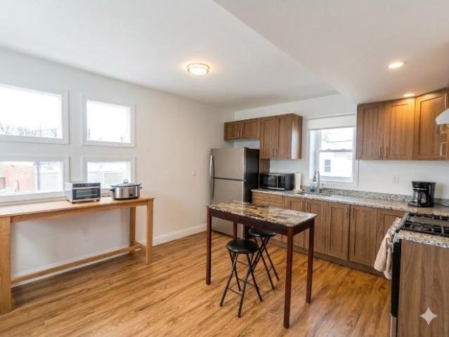 5 Br, 1 bath, Condo 10 Spring St