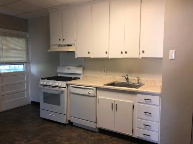 5 Br, 1 bath, Single Family 196 Washington Street