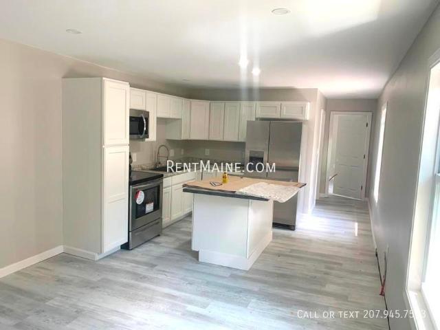 5 BR, 1 BA Apartment 46 Bradbury St. Apt Old Town, ME 04468