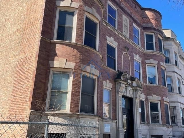 5 BR, 1 BA Apartment 4356 S Lake Park Ave, Chicago, IL 60653