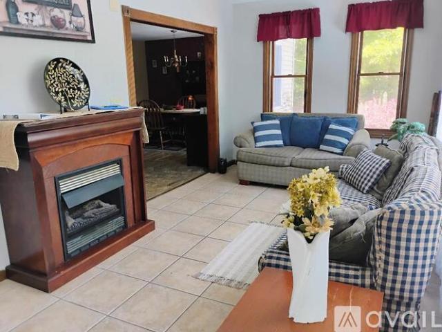 5 BR, 2.5 BA Apartment 12 Cedarcrest Drive, Saratoga Springs, NY 12866