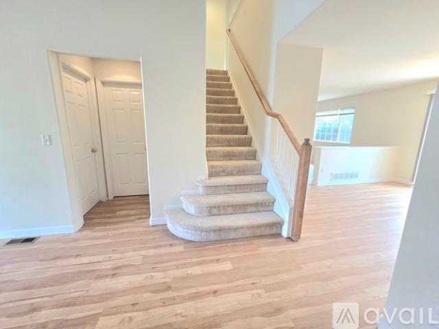 5 BR, 2.5 BA Apartment 16154 E Hinsdale Ave, Aurora, CO 80016