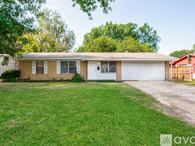 5 BR, 2.5 BA Apartment 1818 Highland Dr, Carrollton, TX 75006