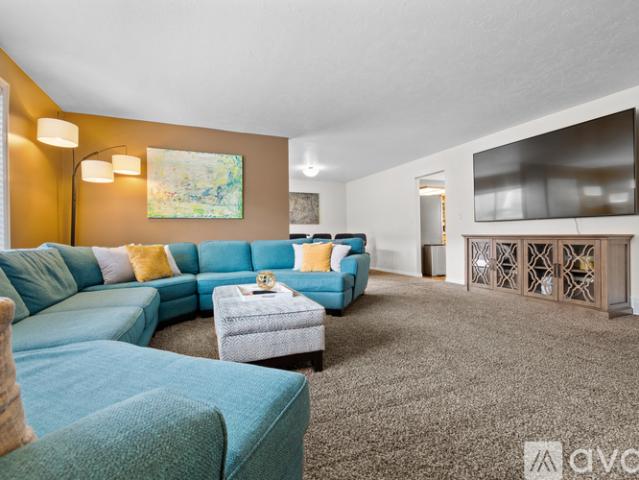 5 BR, 2.5 BA Apartment 2278 Tompkins Drive, Cottonwood Heights, UT 84121