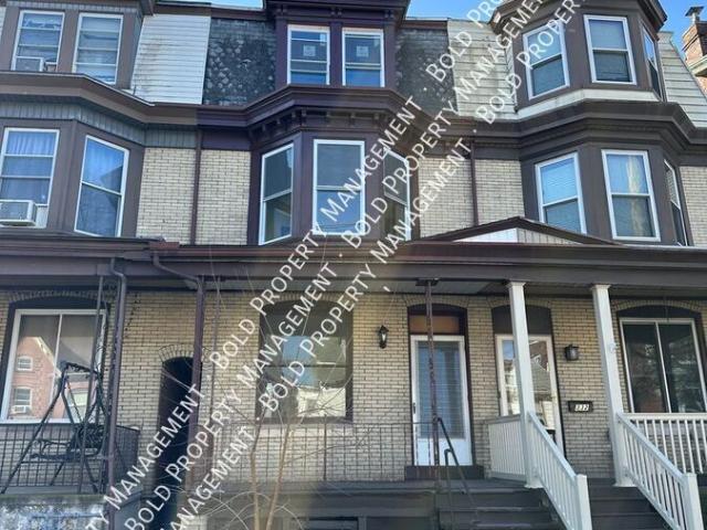 5 BR, 2.5 BA Apartment 330 Chestnut St Lebanon, PA 17042