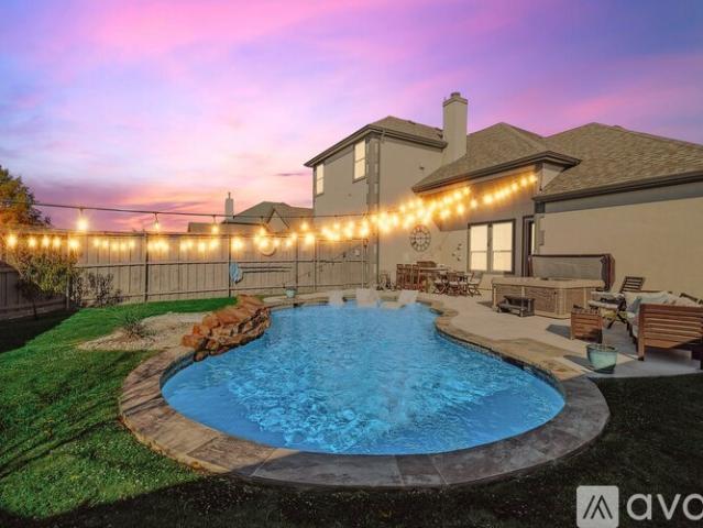 5 BR, 2.5 BA Apartment 4713 Highgate Ln, Rowlett, TX 75088