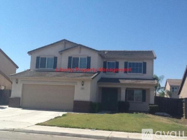 5 BR, 2.5 BA Apartment 6206 E Bellaire Way, Fresno, CA 93727