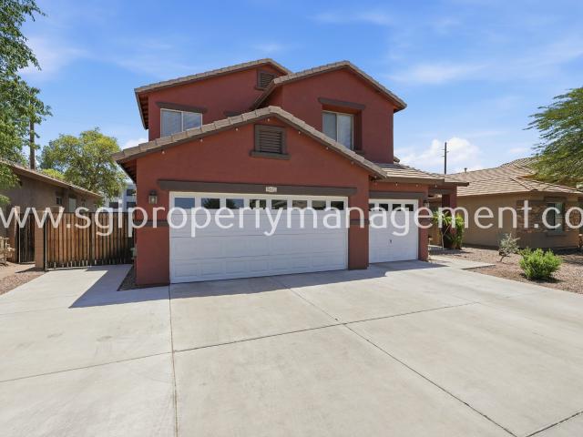 5 BR, 2.5 BA Apartment 6827 N 71st Dr, Glendale, AZ 85303