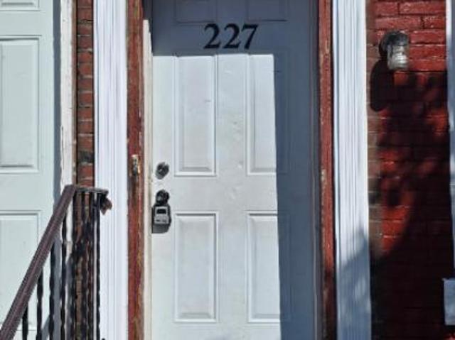 5 Br, 2 bath, Townhouse/Brownstone/RowHouse 227 Hummel Street