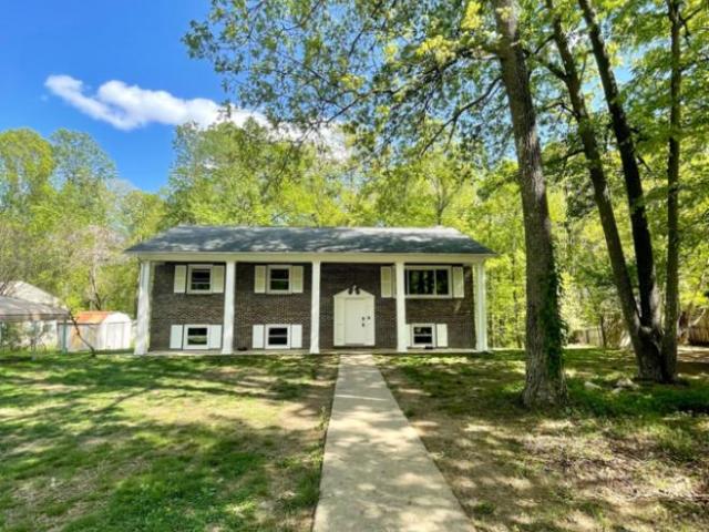 5 Br, 2 bath, Townhouse/Brownstone/RowHouse 9505 Eastern View Trl