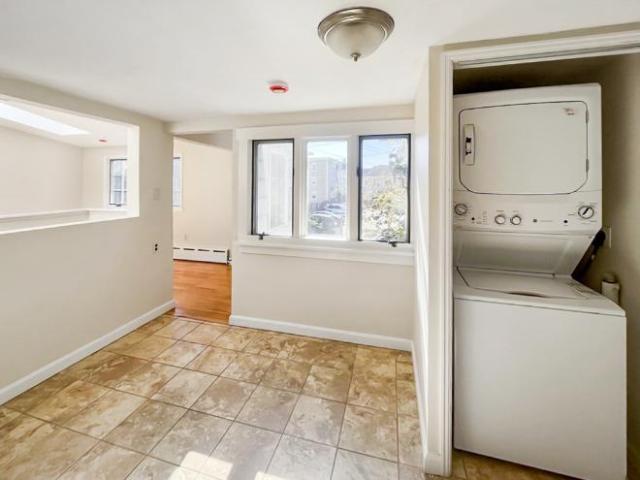 5 Br, 2 bath, Apartment 223 Main Street