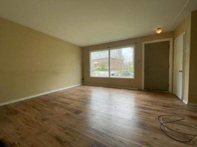 5 Br, 2 bath, Apartment 331 Spruce St