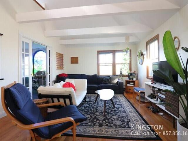 5 Br, 2 bath, Condo 40 Atherton Rd