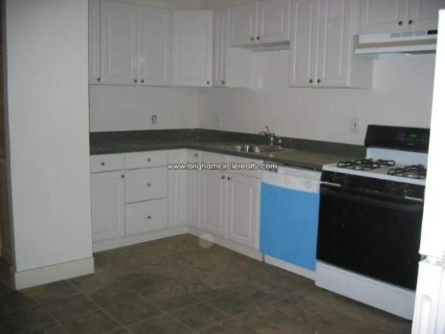 5 Br, 2 bath, Condo 55 Hillside Street