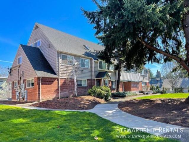 5 Br, 2 bath, Condo 1825 Harris Street